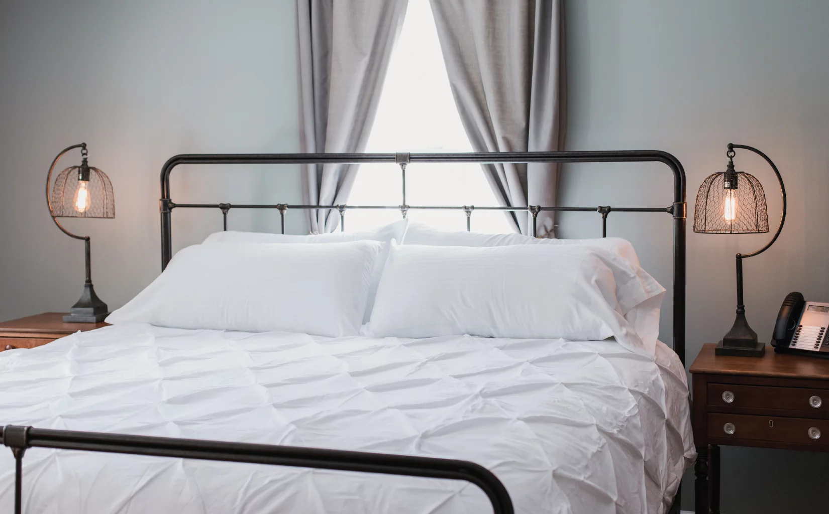 Guest Rooms | Hamilton Inn