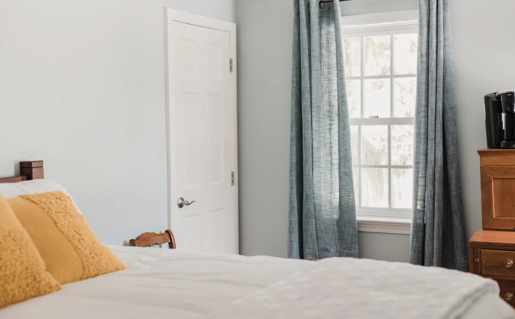 Guest Rooms | Hamilton Inn